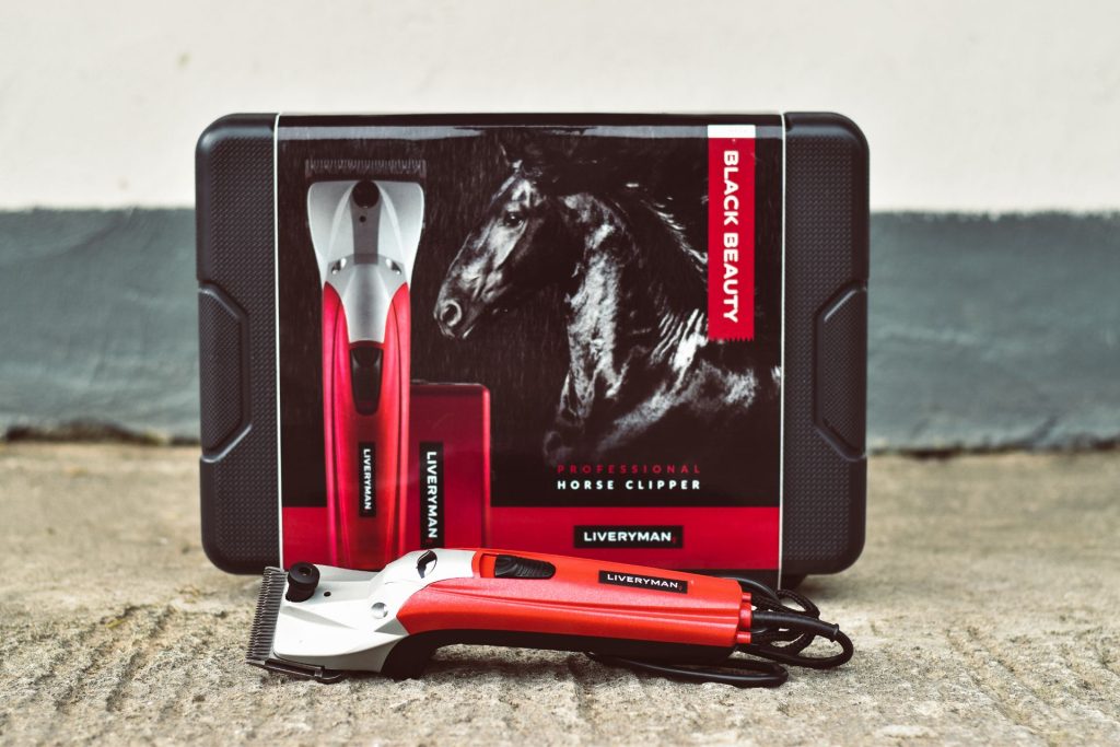 Liveryman A2 Clipper blades - Galloping Geldings